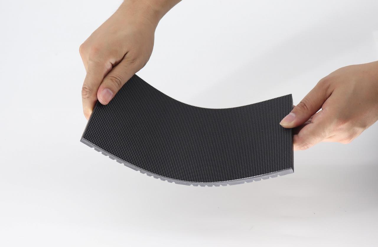 P1.667 Indoor Flexible LED Display Module Soft LED Wall Screen